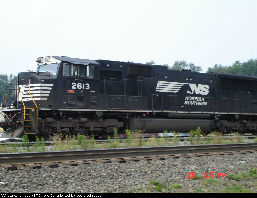 NS 2613 leads NS Train 10G WB